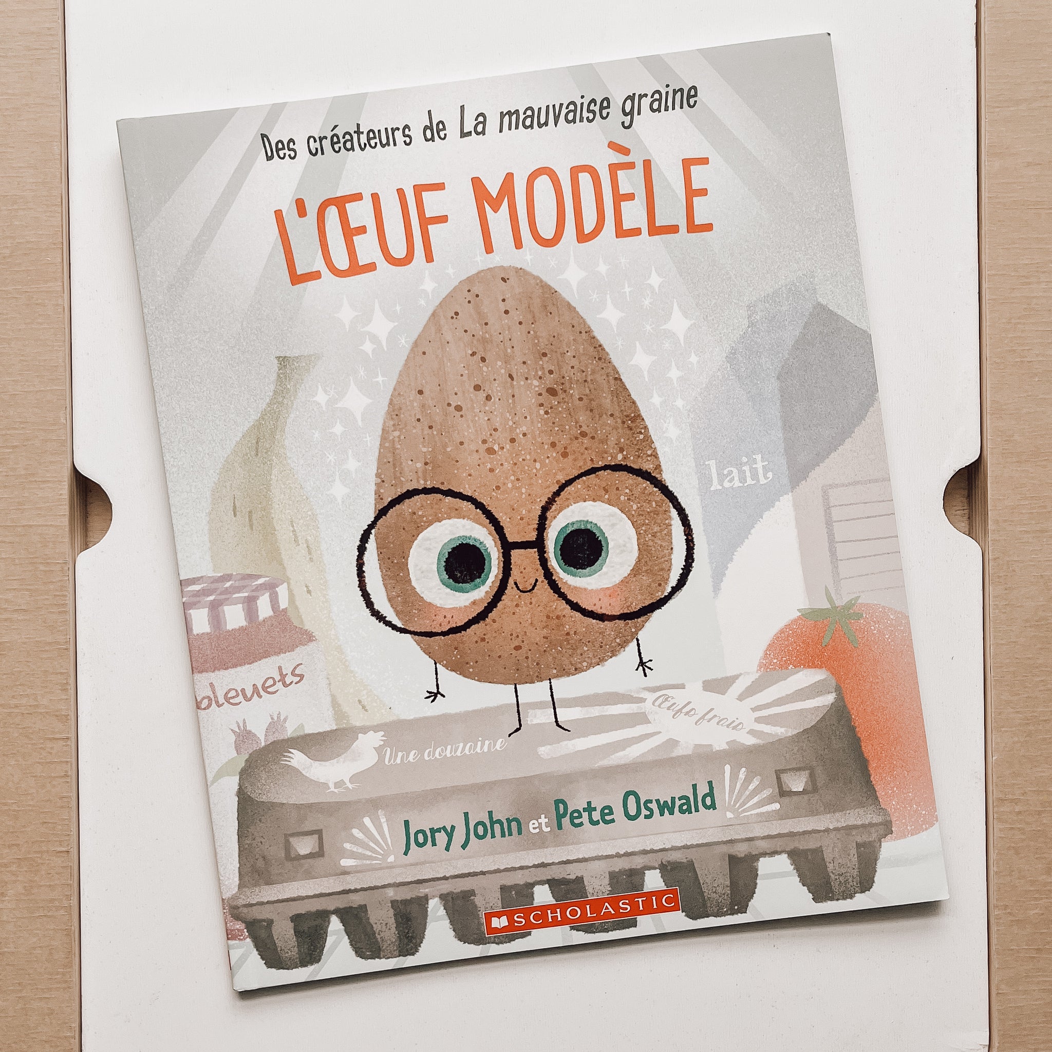 Livre d'histoire - L'oeuf modèle - Bajoue